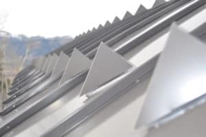 Toiture en aluminium : prix et avantages (2025)